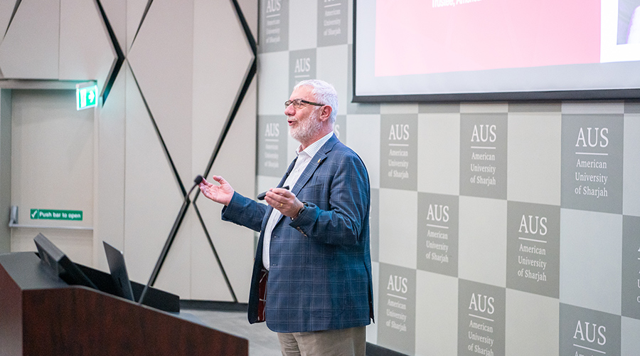 AUS trustee and renowned mathematician discuss superoscillations and ...